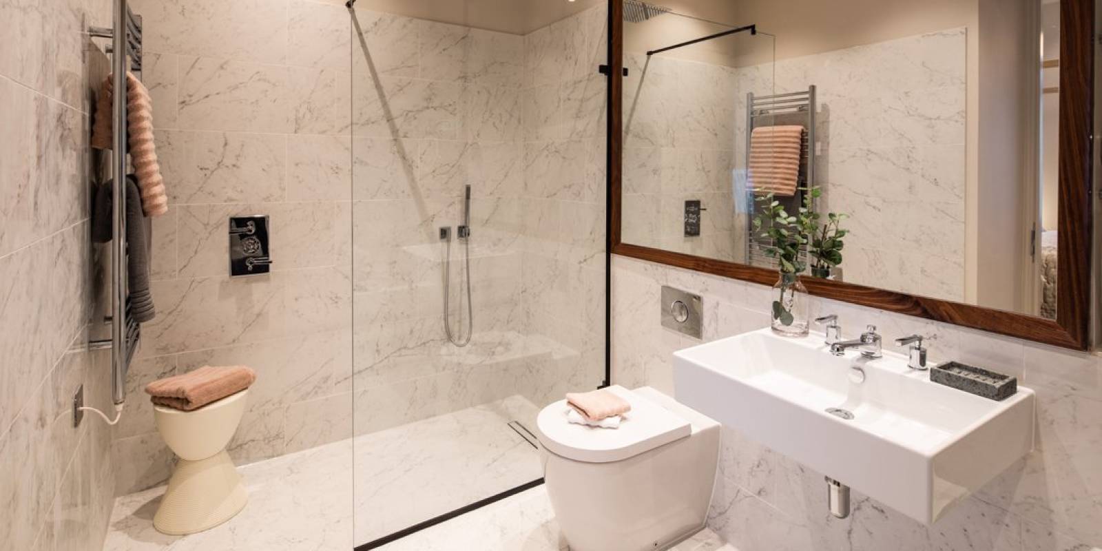 Gallery for Richmond Square, London