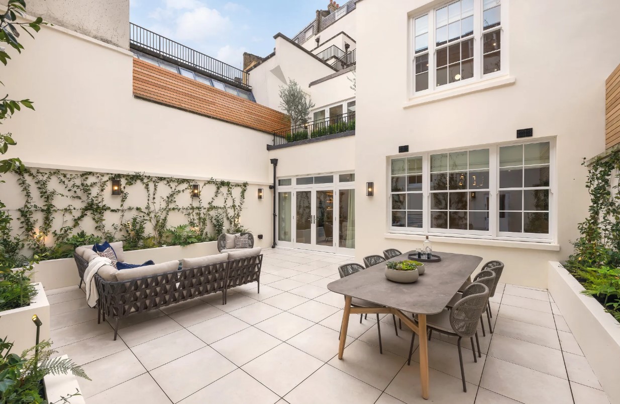 Wilton Crescent | Houses in Belgravia, SW1X London